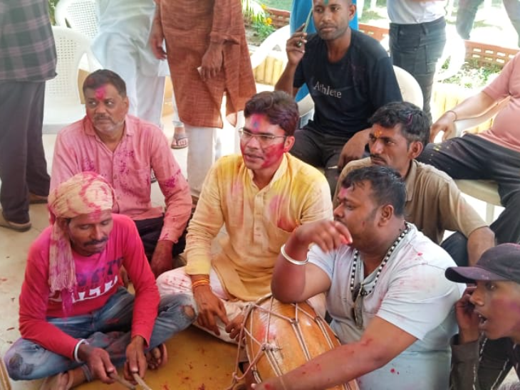 Holi celebration all around in Rewa | रीवा में चारों तरफ होली की धूम ...
