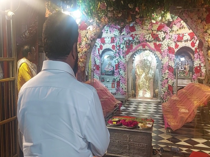 Maharashtra CM Eknath Shinde reached Mehndipur Dham | महाराष्ट्र के CM ...