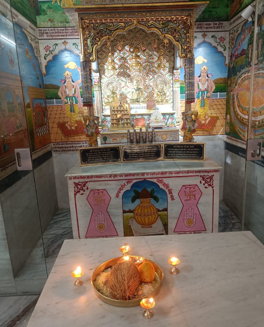 Nirvana Ladoo offered, worship done in Digambar Jain temples | चढाया ...