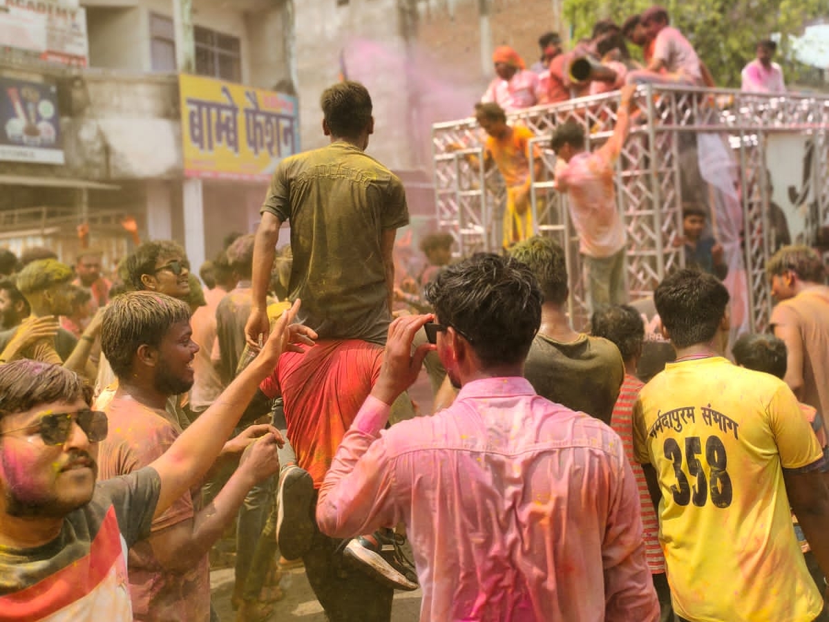Mani Rang Panchami in Pipariya on the lines of Mathura Vrindavan ...