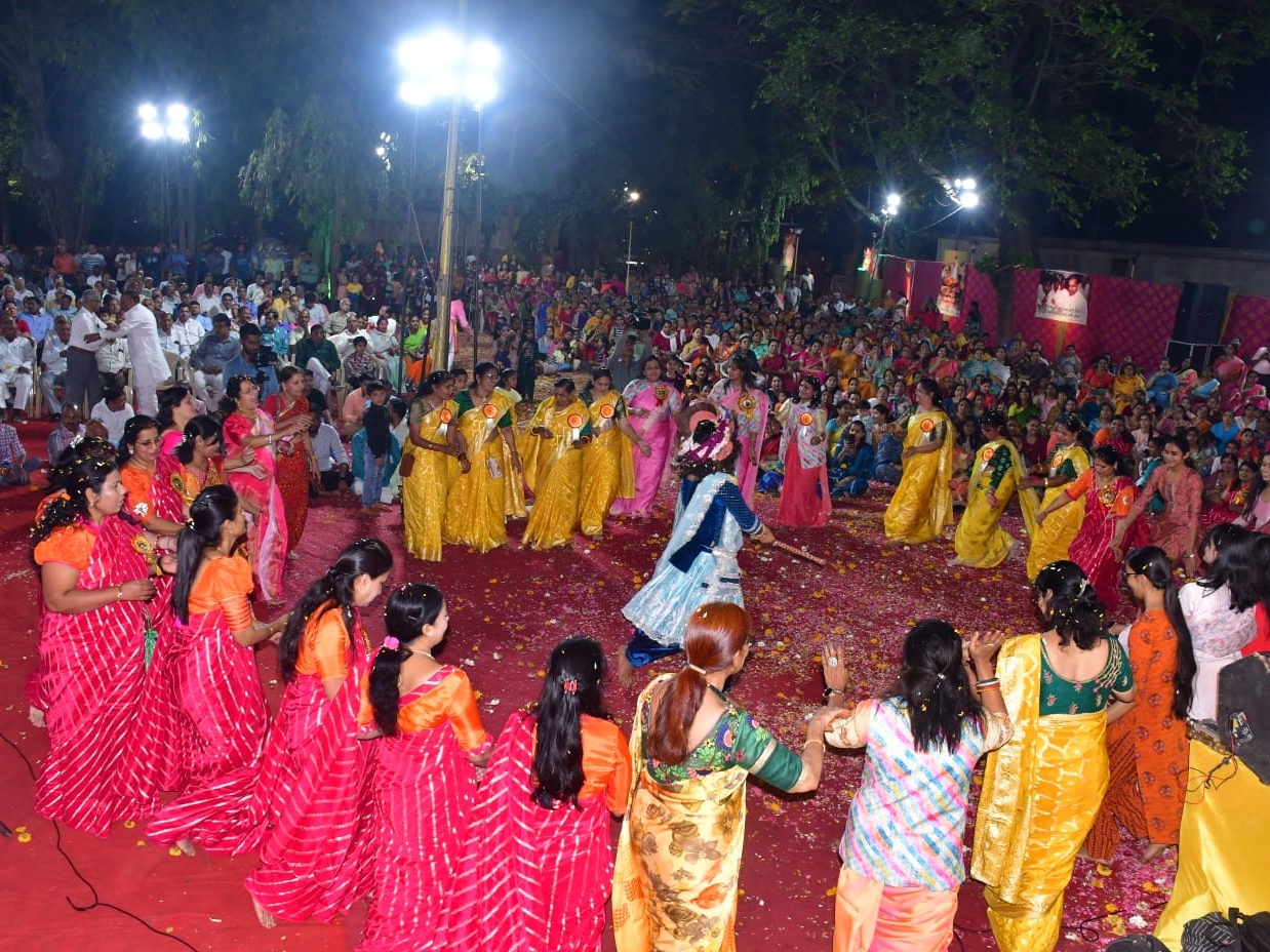 Phag festival celebrated in Shiva temple of Indore