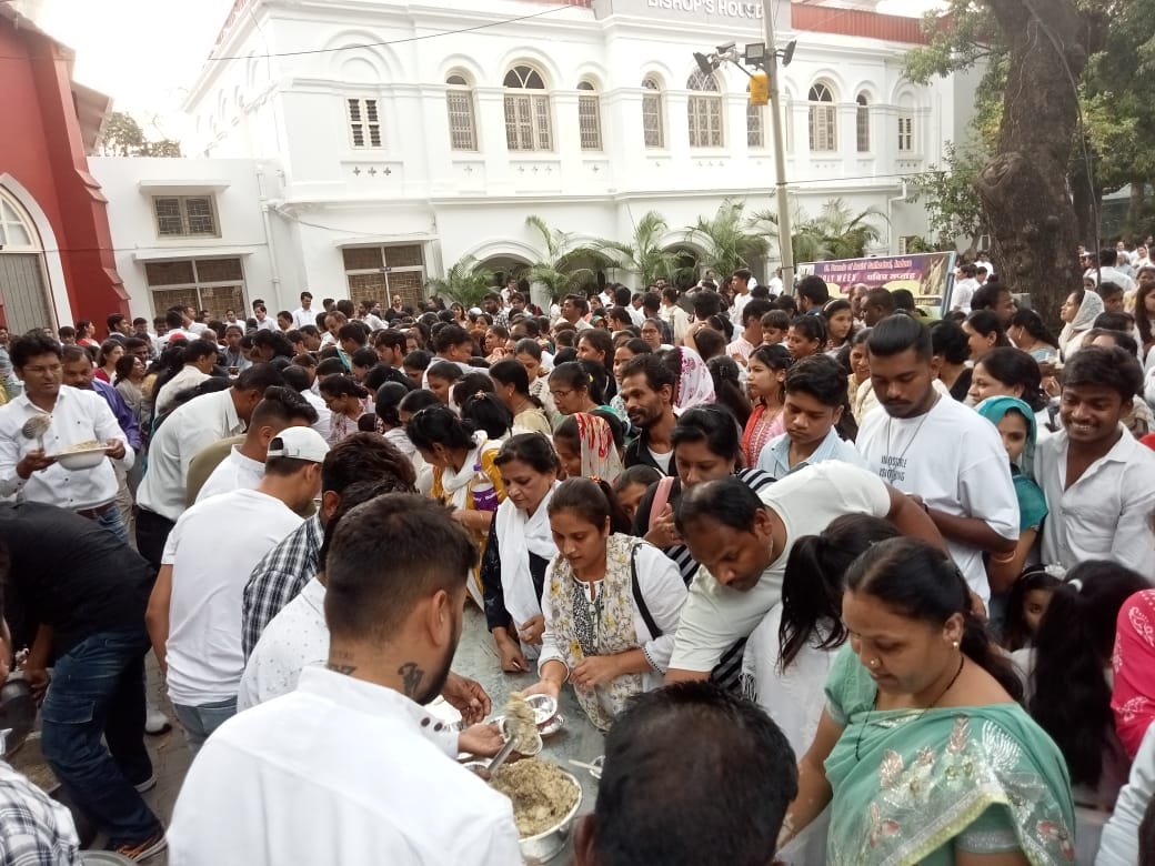 Catholic community organized in Red Church of Indore | इंदौर के रेड ...