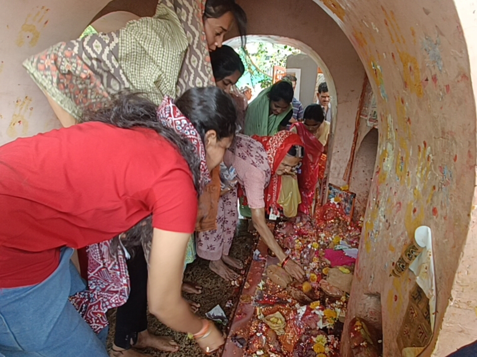 Festival of Shitala Saptami in Anjad Nagar | अंजड नगर में शीतला सप्तमी ...