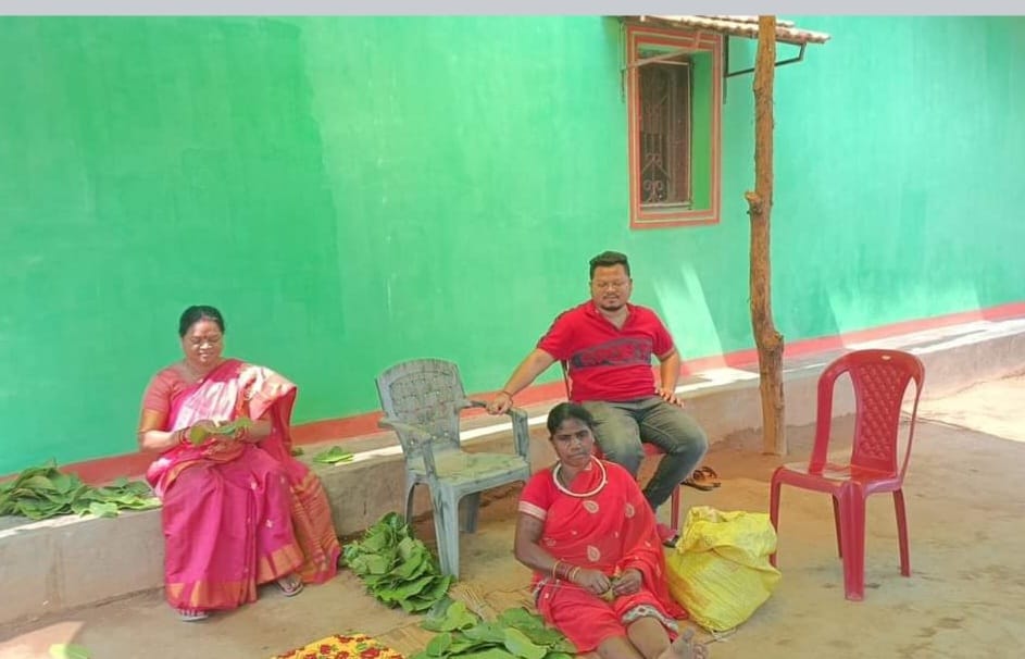 Chhattisgarh Rajya Sabha MP Phulo Devi Netam Sarai broke a leaf