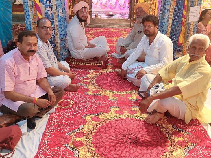 Anari Mandal performed Akhand Ramayana after visiting Ramlala | अनाड़ी ...