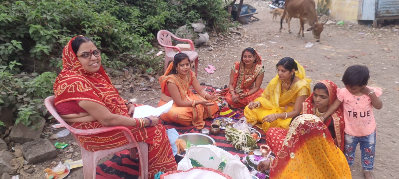 Women celebrated Dashamata festival, worshipped Peepal tree and ...