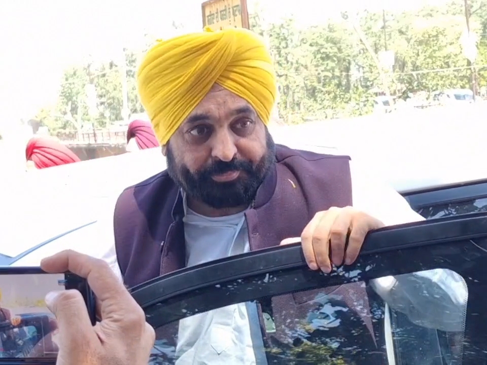 Khanna Samrala-Doraha CM Mann stopped convoy ; Punjab news | खन्ना में ...