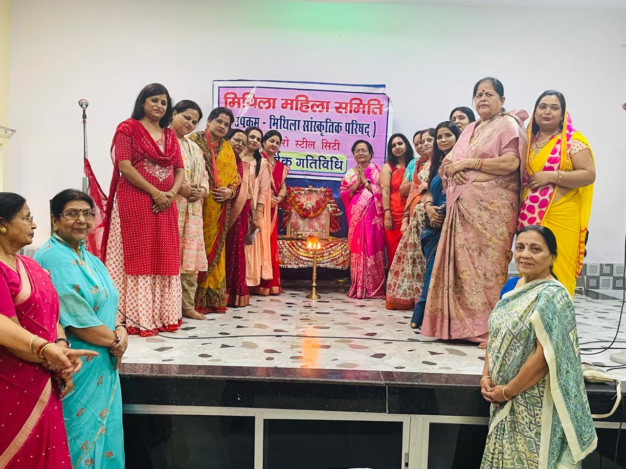 Mithila Mahila Samiti worshiped Goddess Durga | मिथिला महिला समिति ने ...