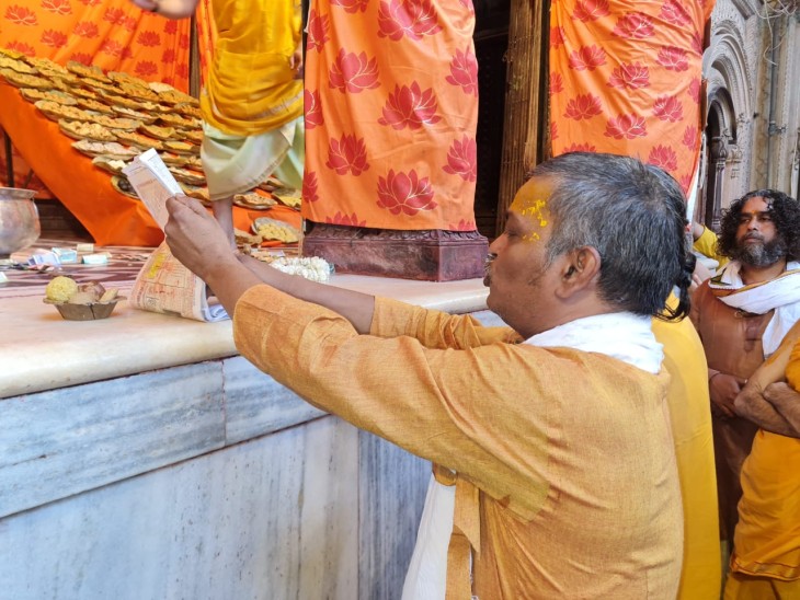Nav Samvatsar Panchang was recited in the temples of Brij
