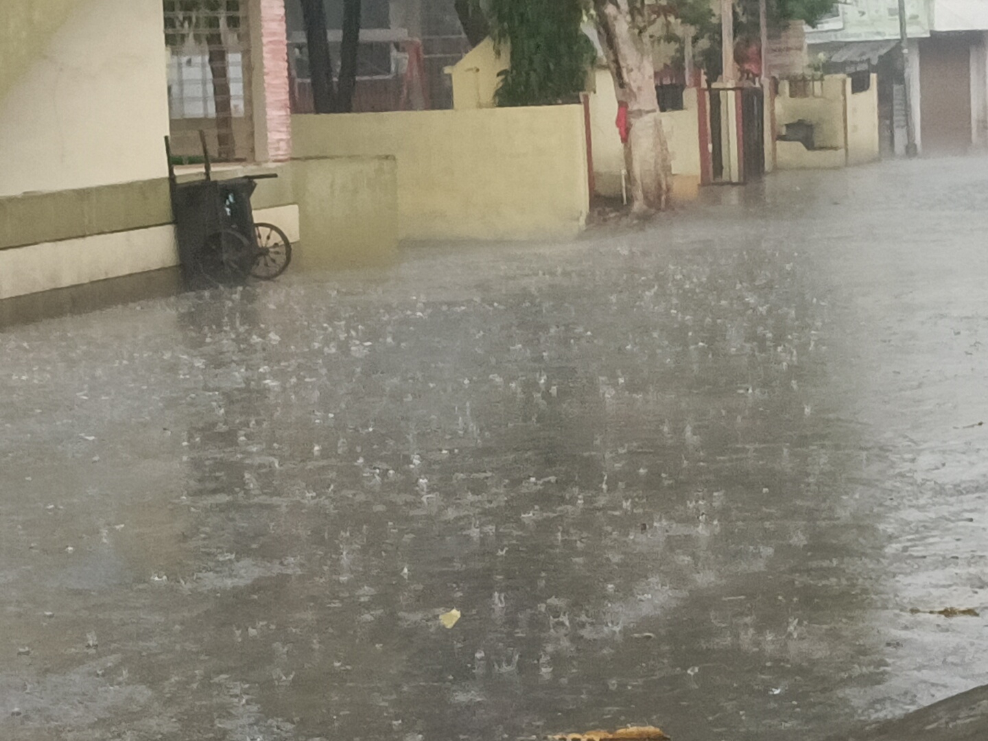 The period of rain started with strong winds, the Meteorological ...