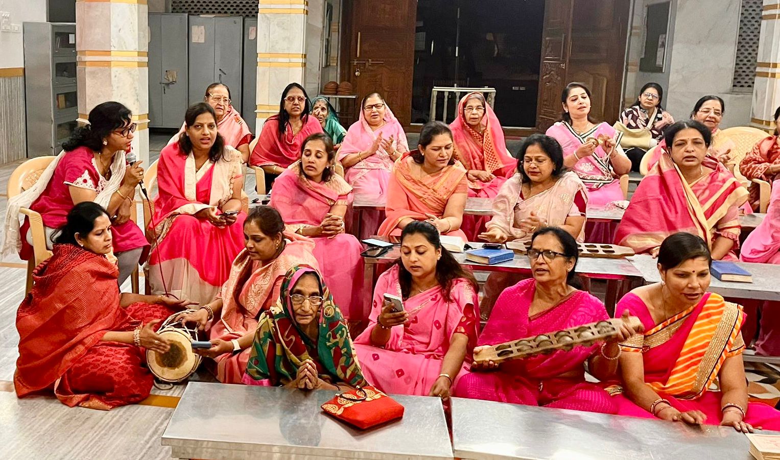 Bhajan Sandhya at Kohefiza Digambar Jain Mahavir Jinalaya | कोहेफ़िज़ा दिगंबर जैन महावीर जिनालय ...