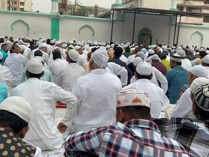 Arrangements for offering Namaz at more than 50 places | 50 से अधिक ...