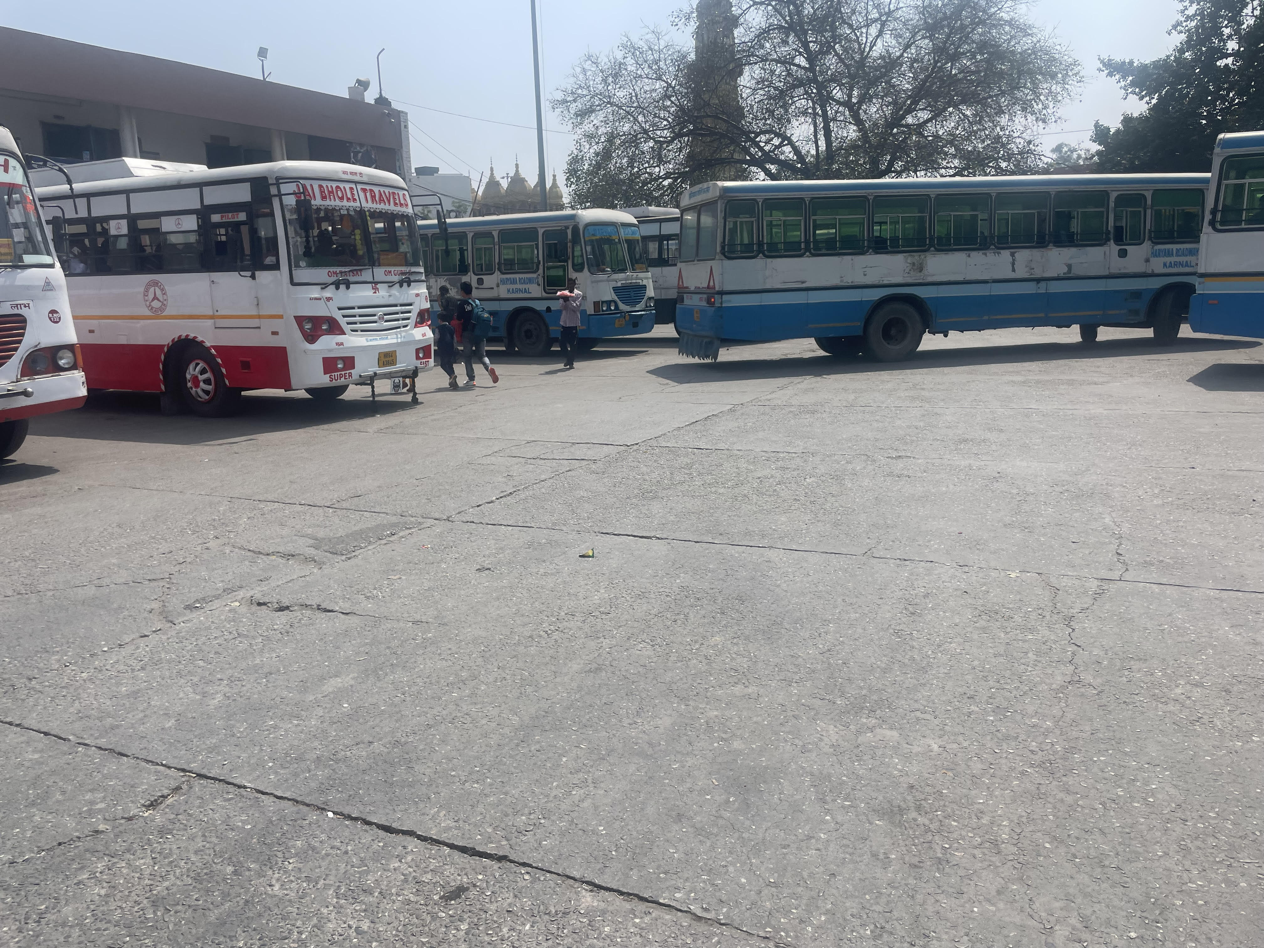 15 special buses started from the old bus stand for Trilokpur temple ...
