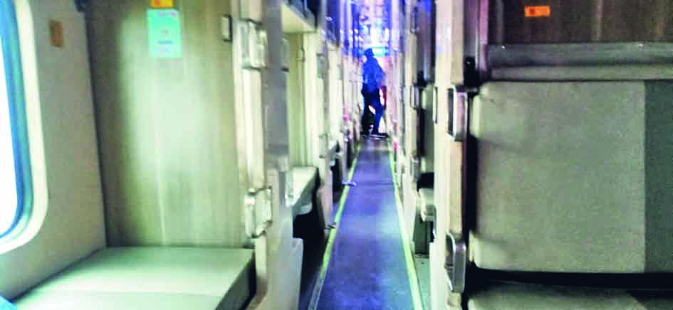 After 12 years Garib Rath started with LHB coaches, 142 seats also ...