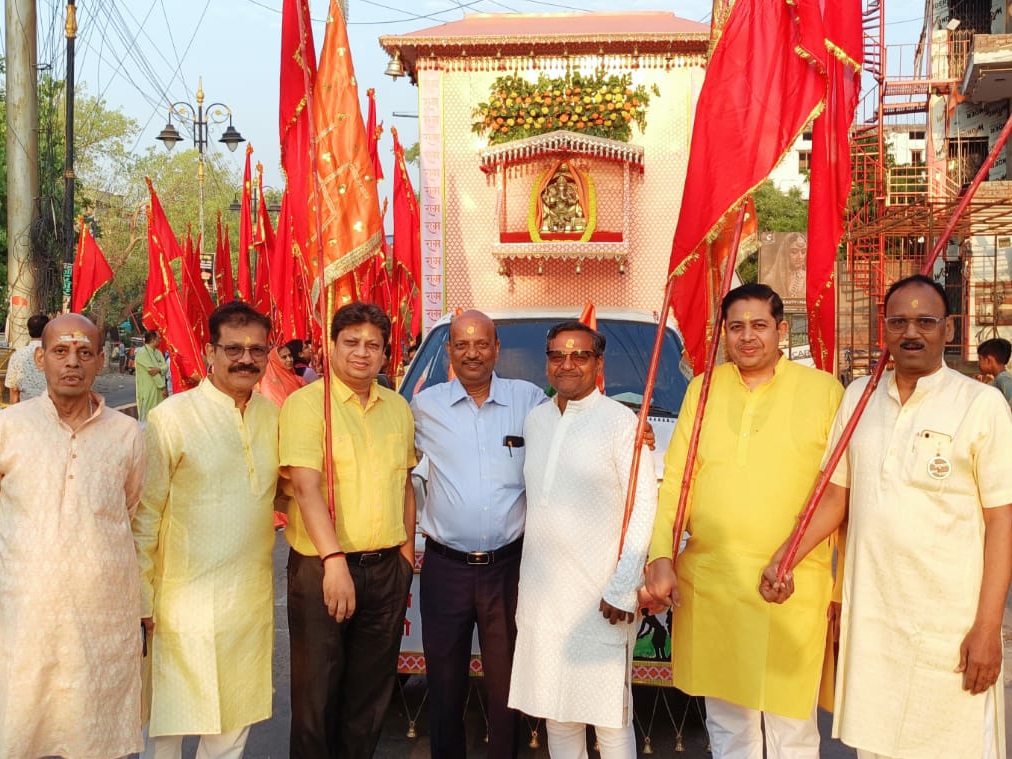 Sri Hanuman Dhwaj Prabhat Ferry organized in Varanasi