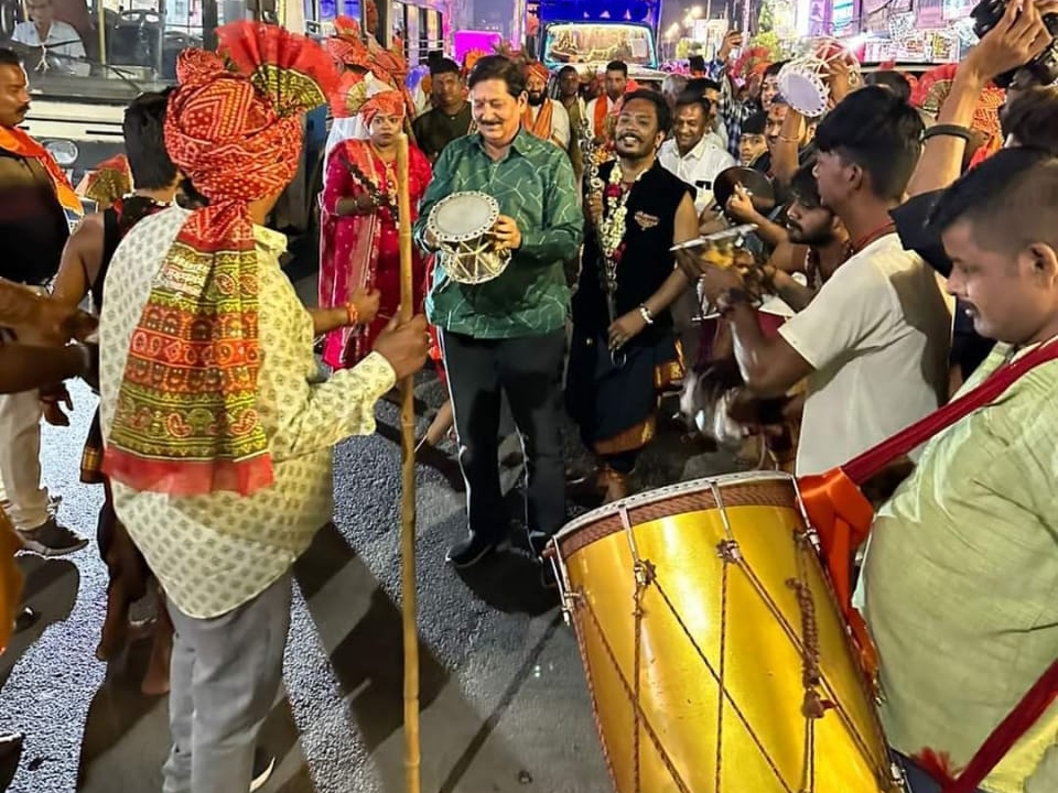 In Indore, the Majhi community celebrated the birth anniversary of Shri ...