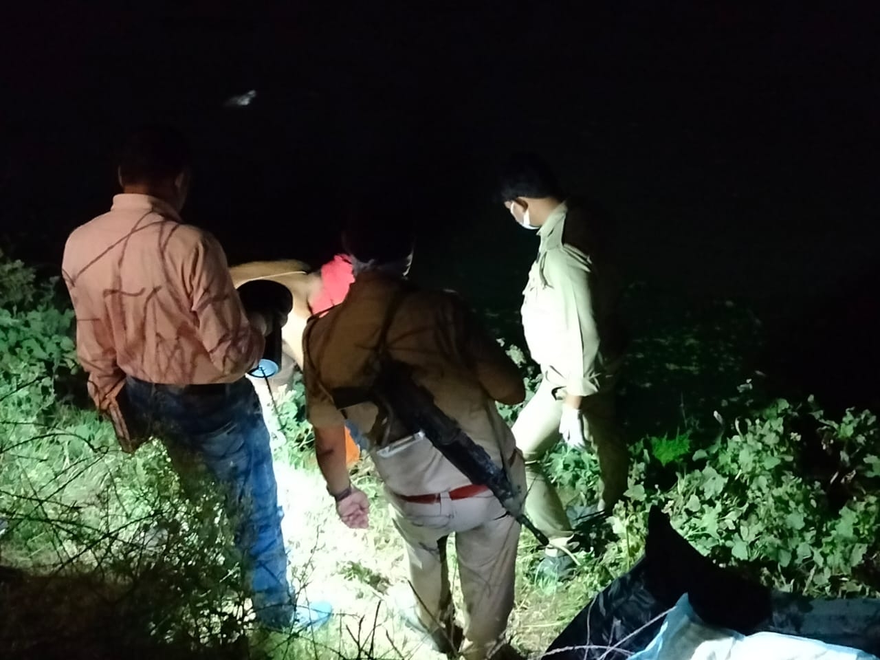 The body of a young woman was found in the Varuna river in Varanasi ...