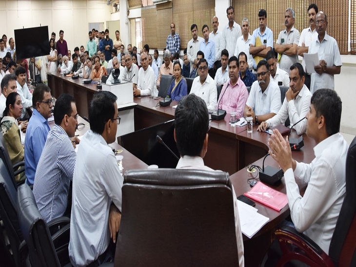 Haryana IAS DC Rahul Hooda Meeting With Private School Owners In Rewari ...