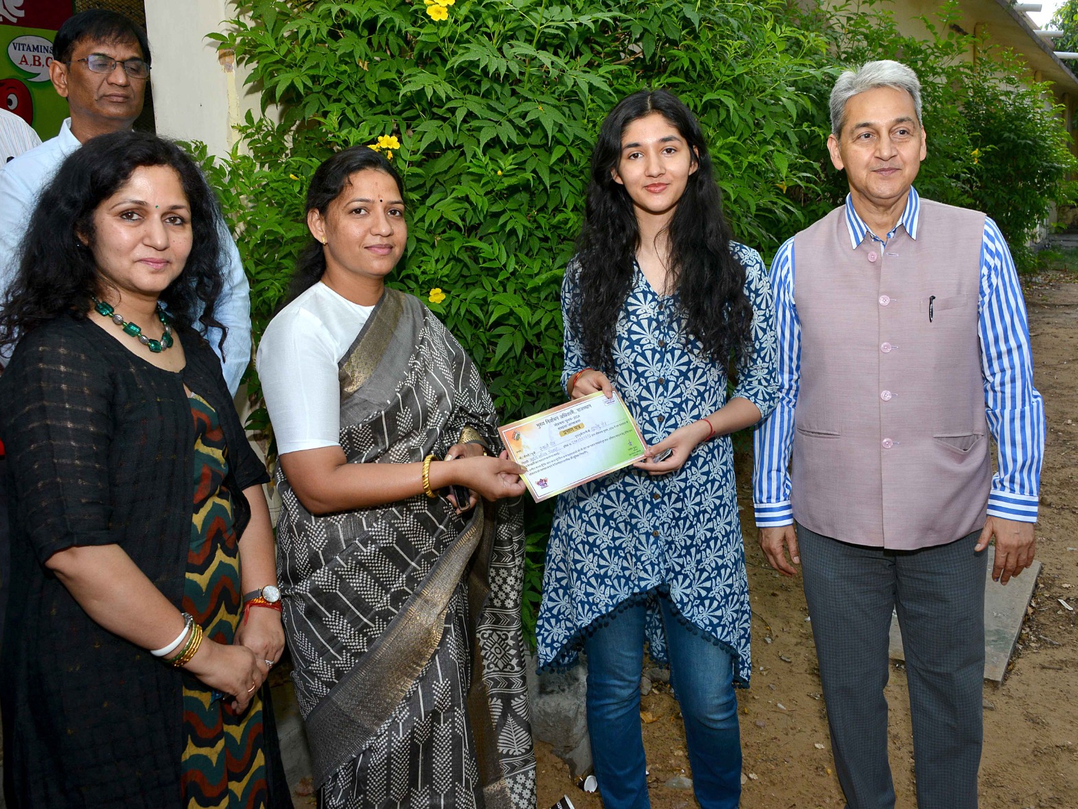 Rajasthan News, Chief Secretary Sudhansh Pant casted his vote along ...