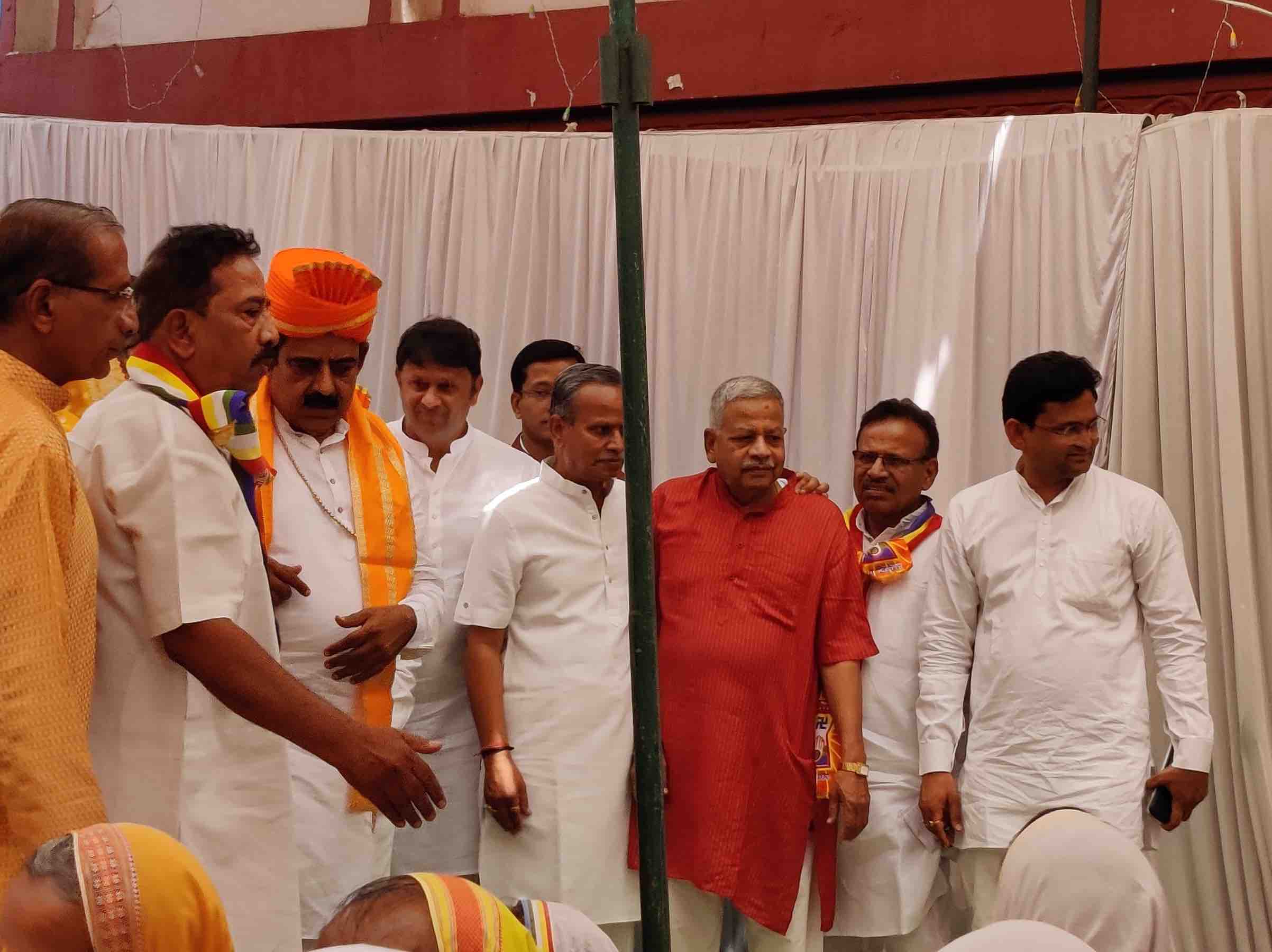 Procession taken out from the ancient Tilak Nagar Jain temple of Indore ...
