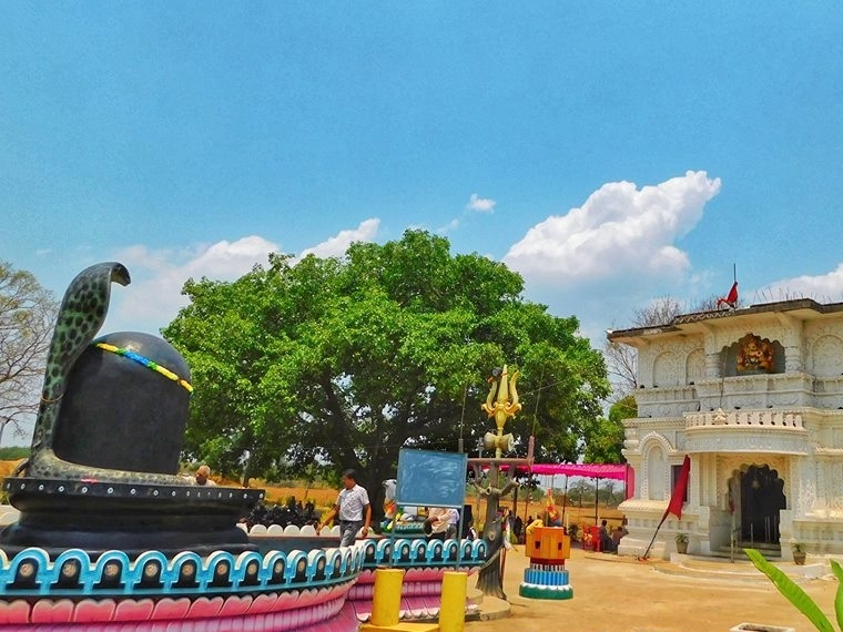 Bhoomifod temple of Bajrangbali in Balod, 400 year old statue is ...