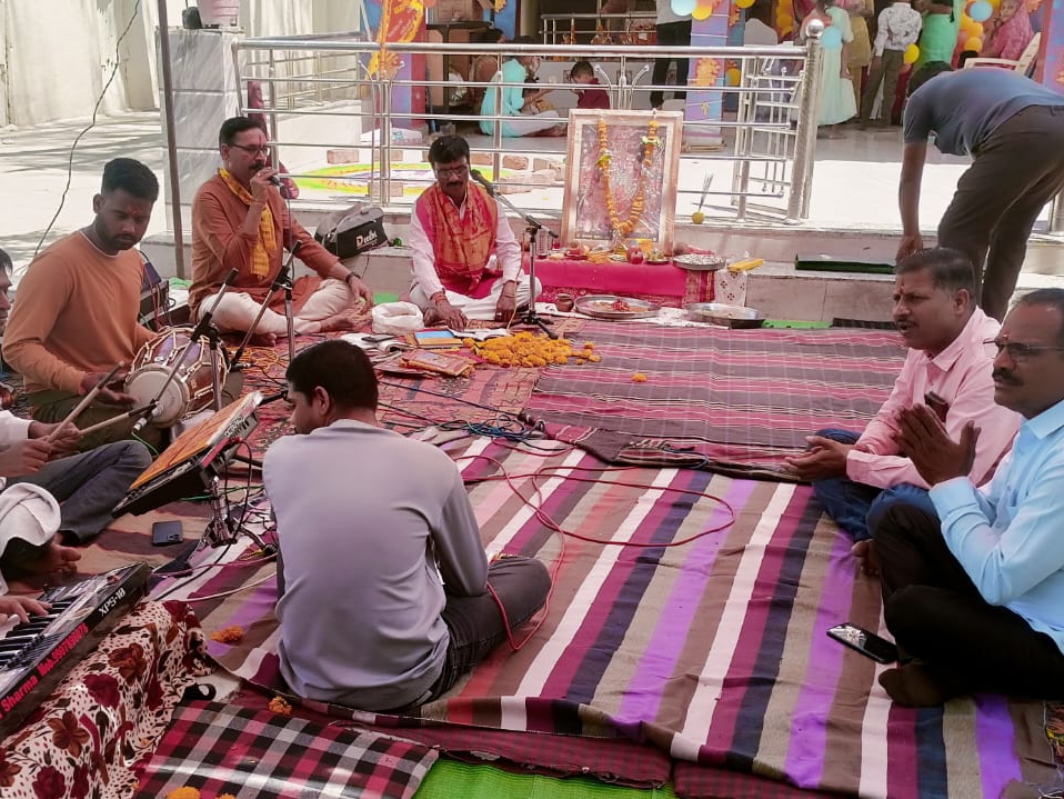Marriage of poor girls in Freegunj, feast held at Vichitra Veer Hanuman temple | हनुमान जयंती ...