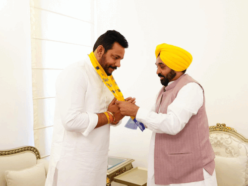 Punjab Jalandhar Young leader Robin Sampla will leave BJP and join AAP ...