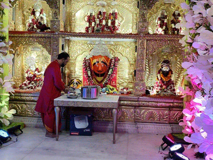 Crowds of people gathered in temples since morning, Bhandara will be ...
