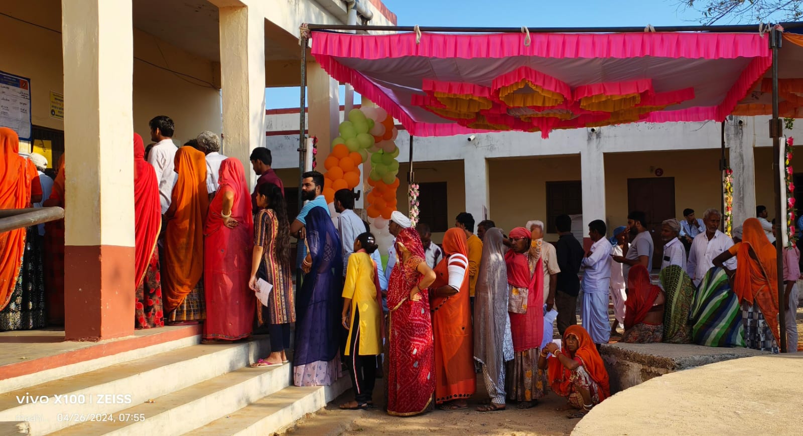 Voting in Raniwada for Jalore-Sirohi Lok Sabha seat | रानीवाड़ा में 63. ...