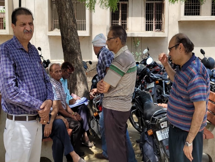 Mother's 4 day old dead body was found in the room | अलवर में बुजुर्ग ...