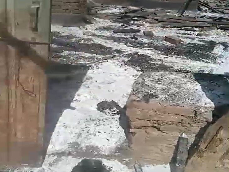 Attacked and set four houses on fire in sayara udaipur rajasthan ...