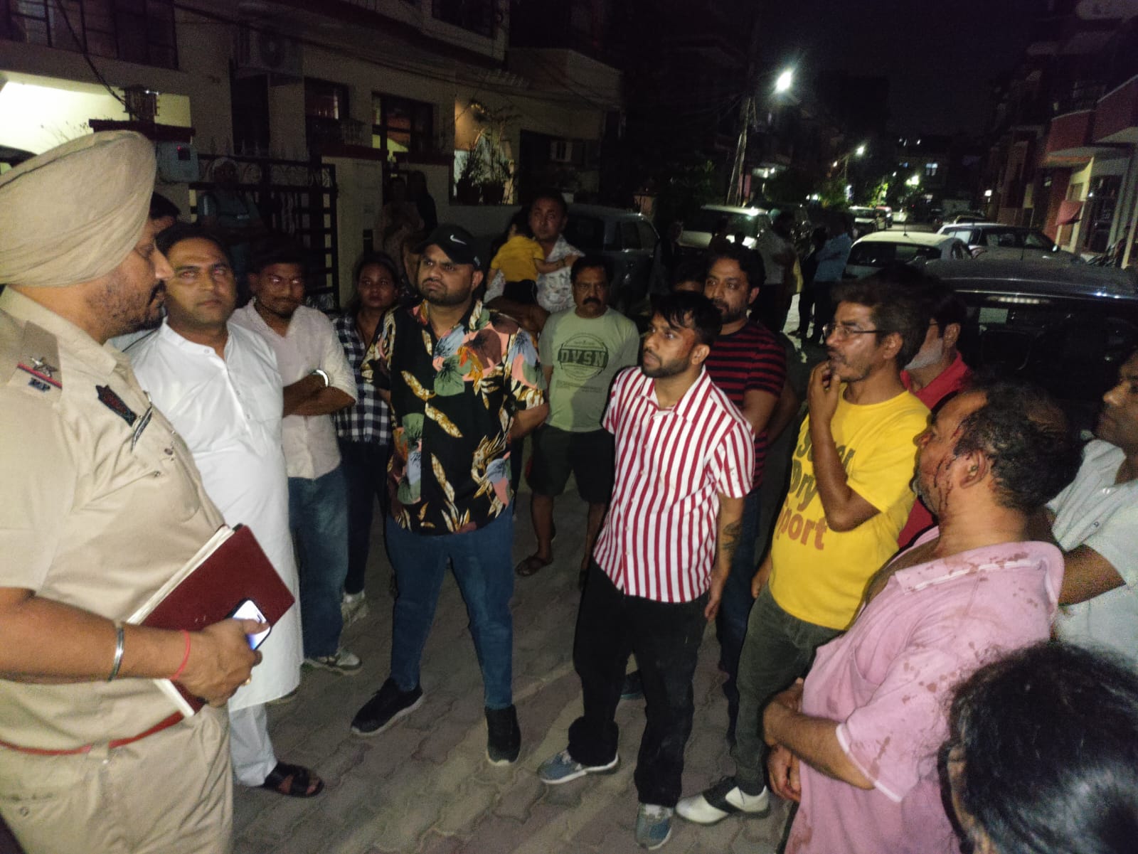 Argument over parking, two parties clashed, police took 2 into custody ...