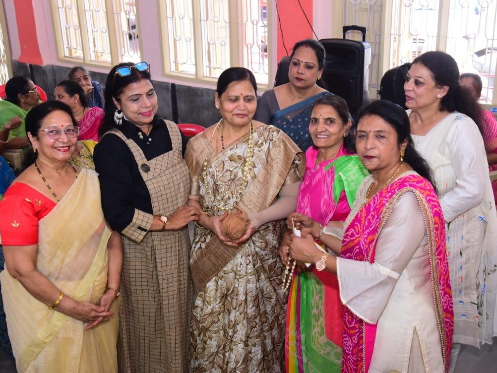 Digambar Jain Samaj women's unit was formed in Indore | इंदौर में ...
