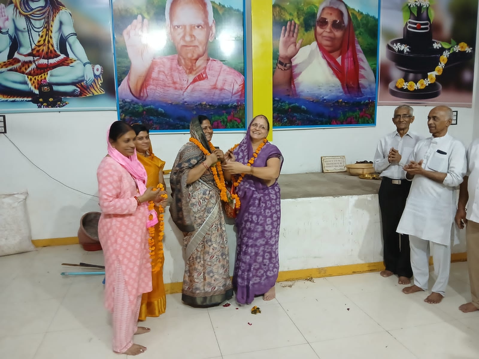 Trust of Gayatri Parivar was formed | गायत्री परिवार के न्यास का हुआ ...