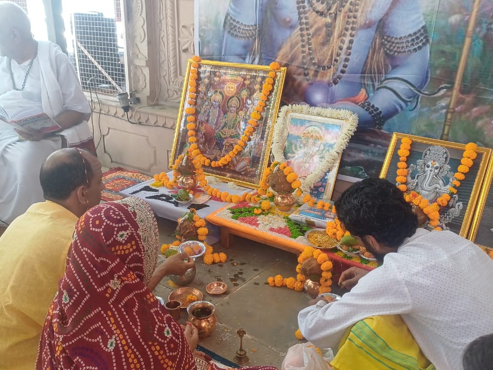 101 Brahmin boys wore the ritual thread | 101 विप्र बटुकों ने धारण किया ...