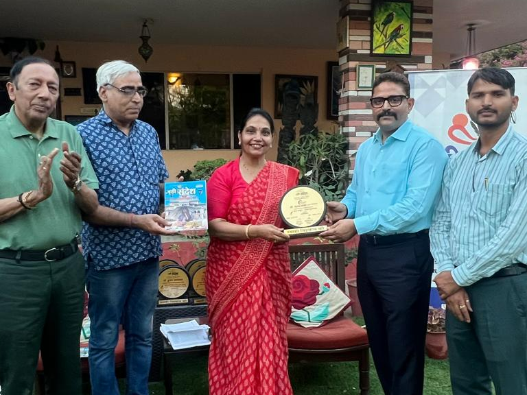 Writers recited mother's poems in Kavya Kalam | काव्य कलम में रचनाकारों ...