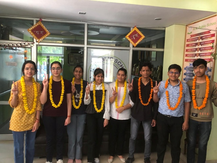 CBSE 10th and 12th results released, girl students hoisted the flag ...