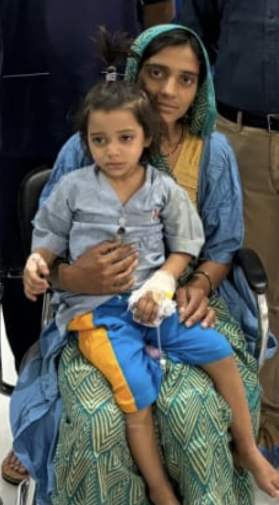 3 year old Riyashi has a lump in her windpipe, The family brought him ...