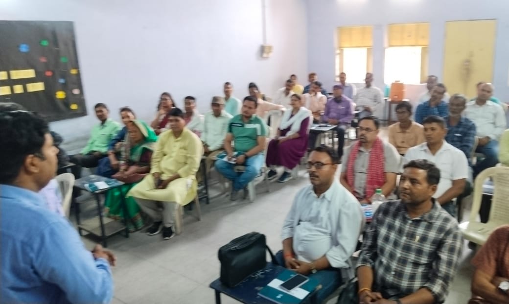 Prayagraj Mary Lucas Bishop Johnson School CDO stopped salary of absent ...