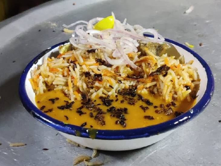 Enjoy the mixed taste of Haleem Biryani for the first time in Lucknow