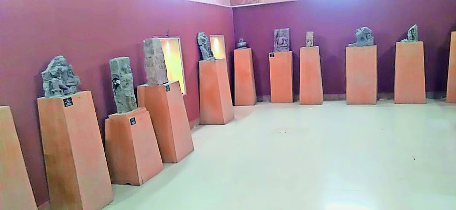 The state's first 122-year-old museum is in Dhar... 554 statues of the ...