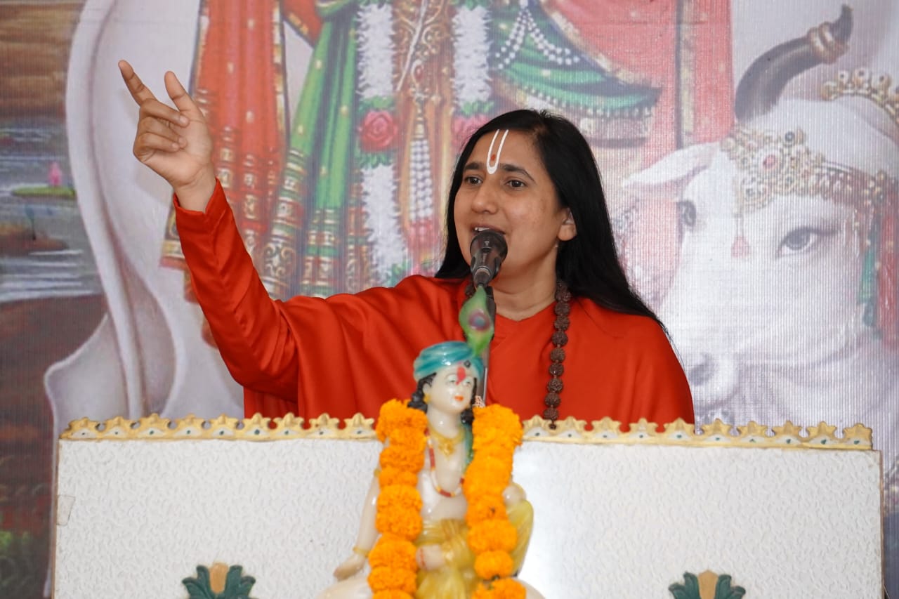 To receive love, Lord Shri Ram offered Shabri's sour berries as Prasad ...