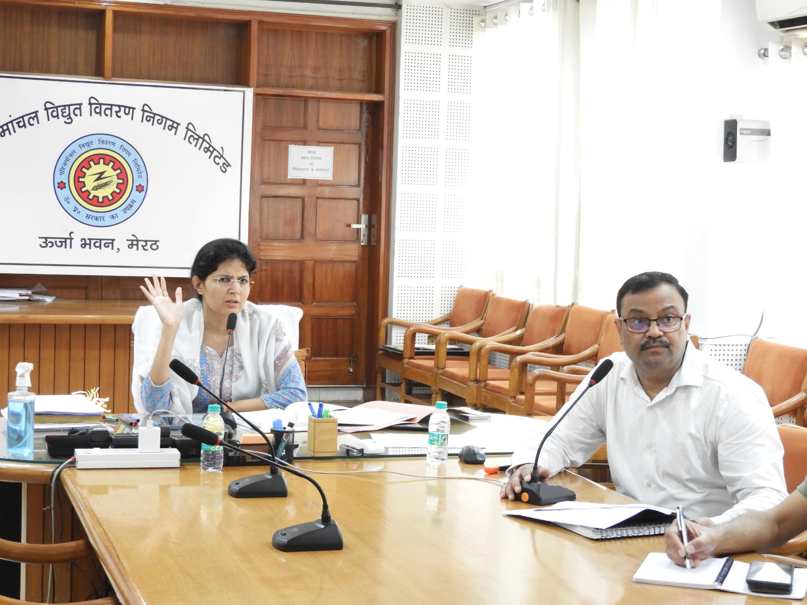 Big action by PVVNL MD | PVVNL की MD का बड़ा एक्शन: बिजली सप्लाई में ...