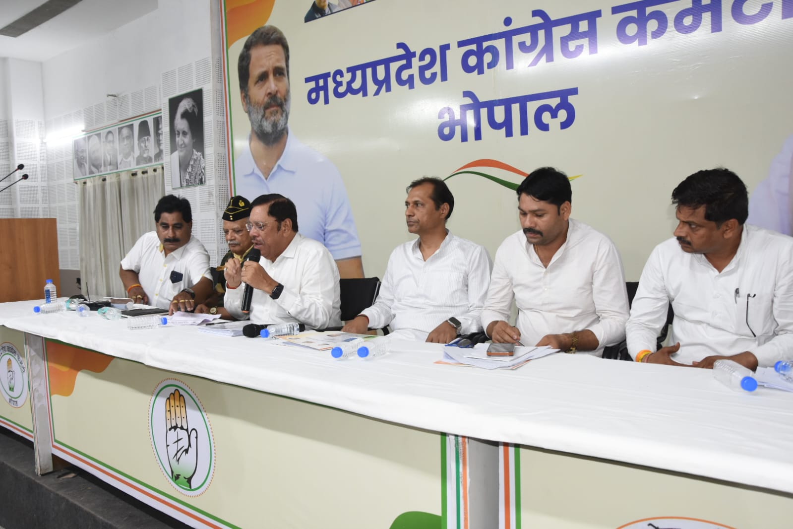 Training of counting agents of Congress candidates in Bhopal | भोपाल ...