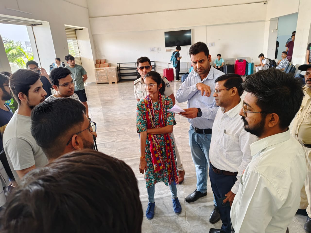 VIT Bhopal College Student Protest Update; Water Shortage | Sehore News