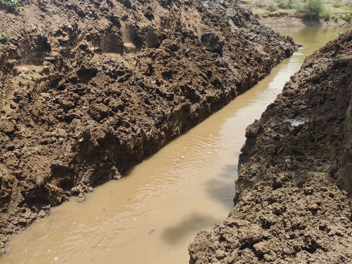 The corporation released water in the Semri river | सेमरी नदी में निगम ...