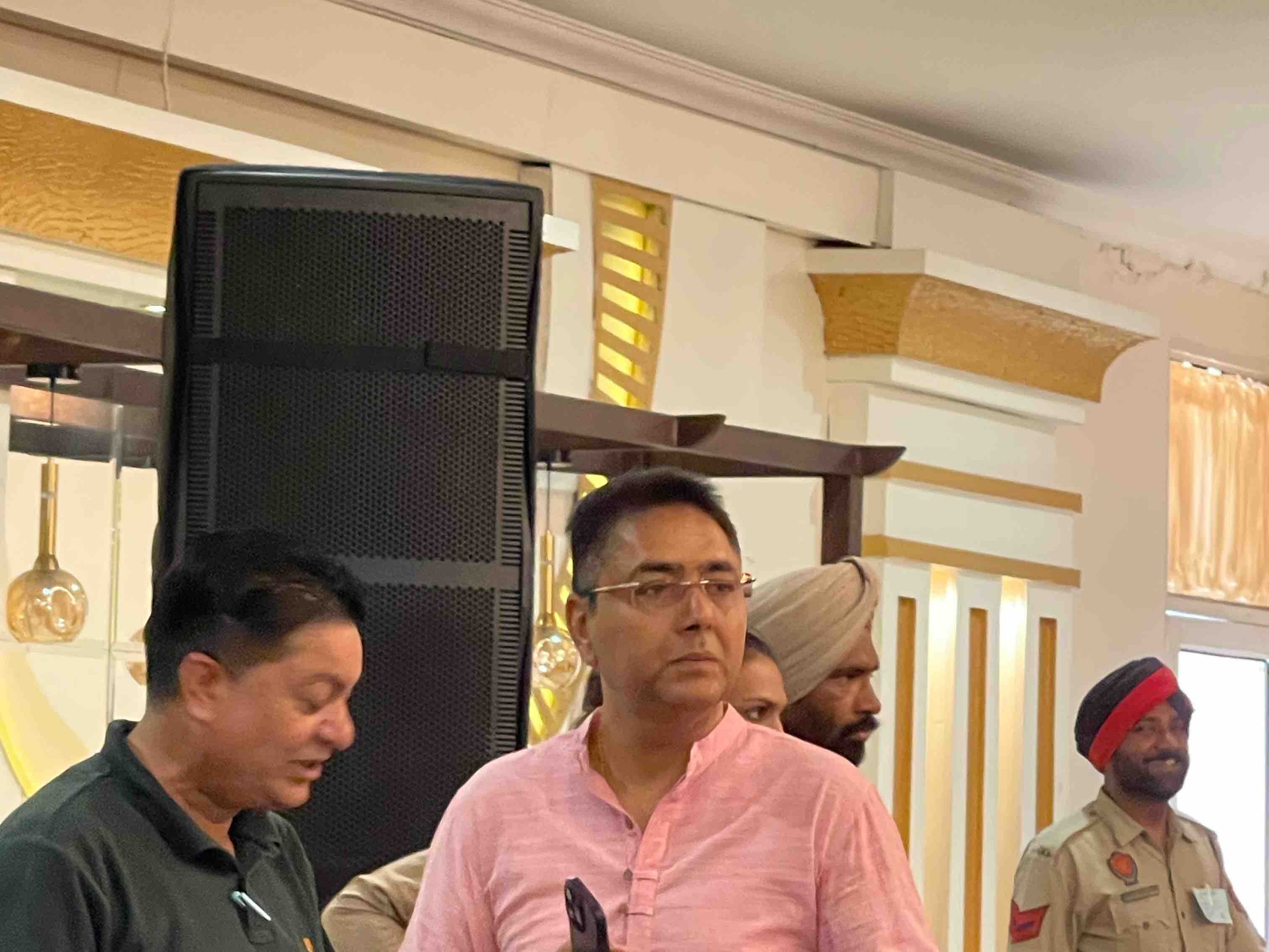 Ludhiana Lok Sabha Elections- CM Arvind Kejriwal, businessman Milni ...