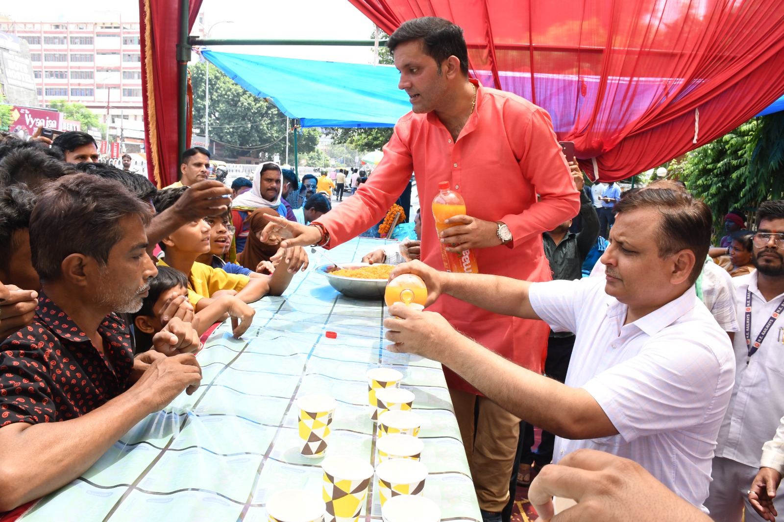 first big bada mangal of Jeshtha month in lucknow A 50 tola gold crown ...