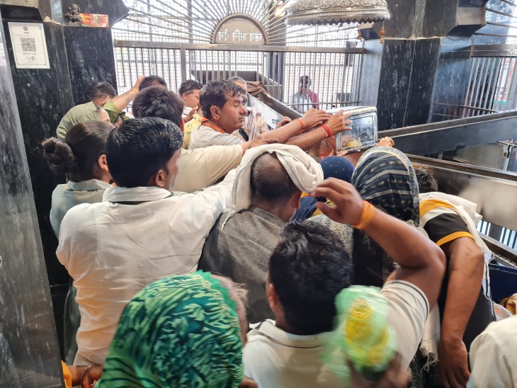 Mathura Shani jayanti Shani Dev birth anniversary Devotees famous Shani ...