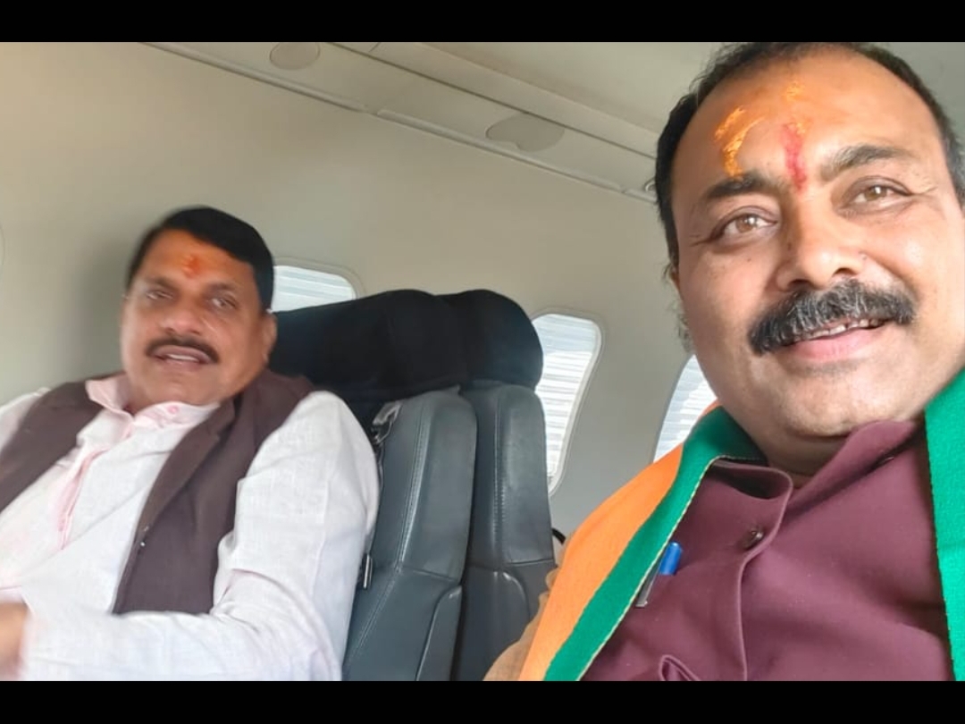 CM increased the respect of Khategaon MLA | सीएम ने बढ़ाया खातेगांव ...